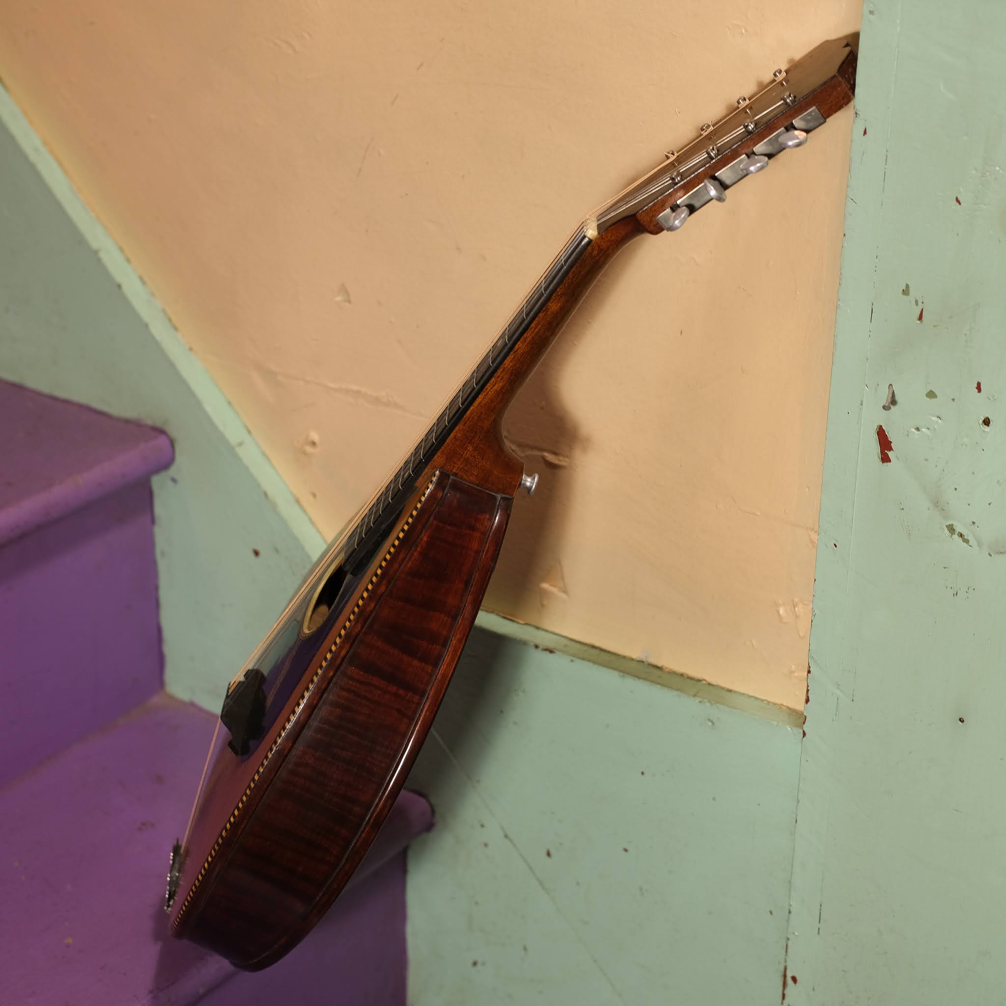 1916 Weymann Style 20 Mandolute Mandolin