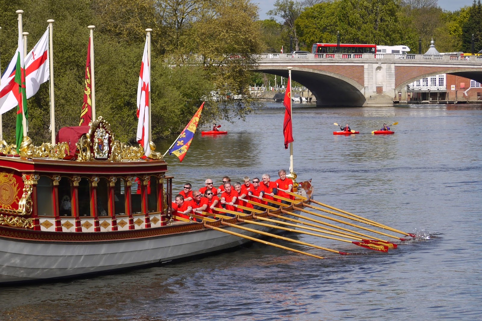 Norfolk Skiff Club: Three Cheers for King George l