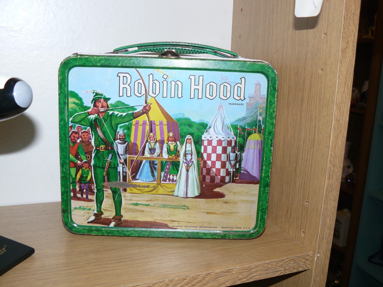 SCRANBERRY COOP : Robin Hood Lunch Box, Metal, at Scranberry Coop ...