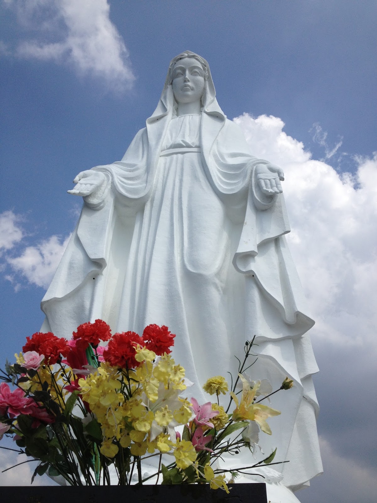 Dream Tours Japan: Maria Statue: Nagasaki City