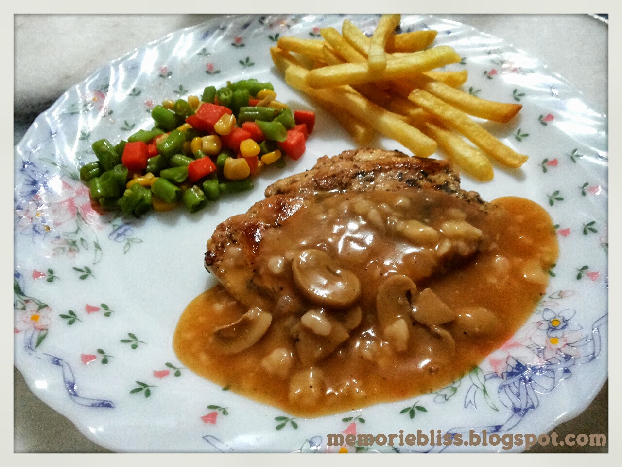 Lynn's Kitchen: Chicken steak saus jamur