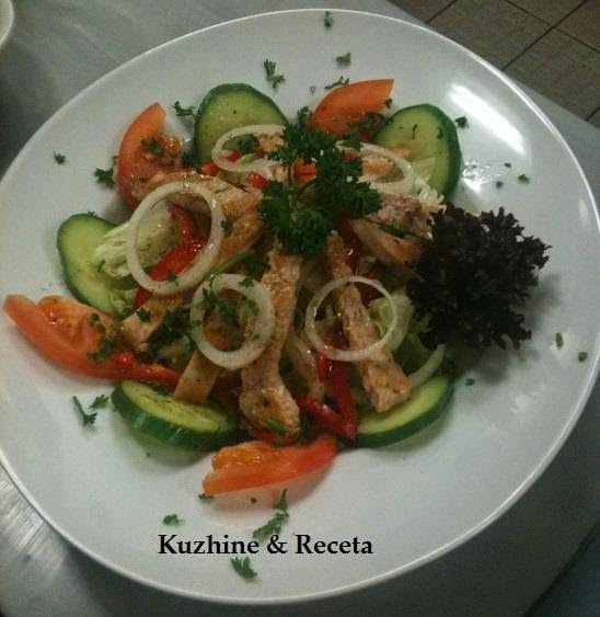 Kuzhine - Receta: Sallate me fileto te gjelit te detit