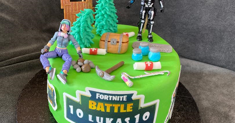 SelfMadeby Sabine: Fortnite Torte zum 10. Geburtstag