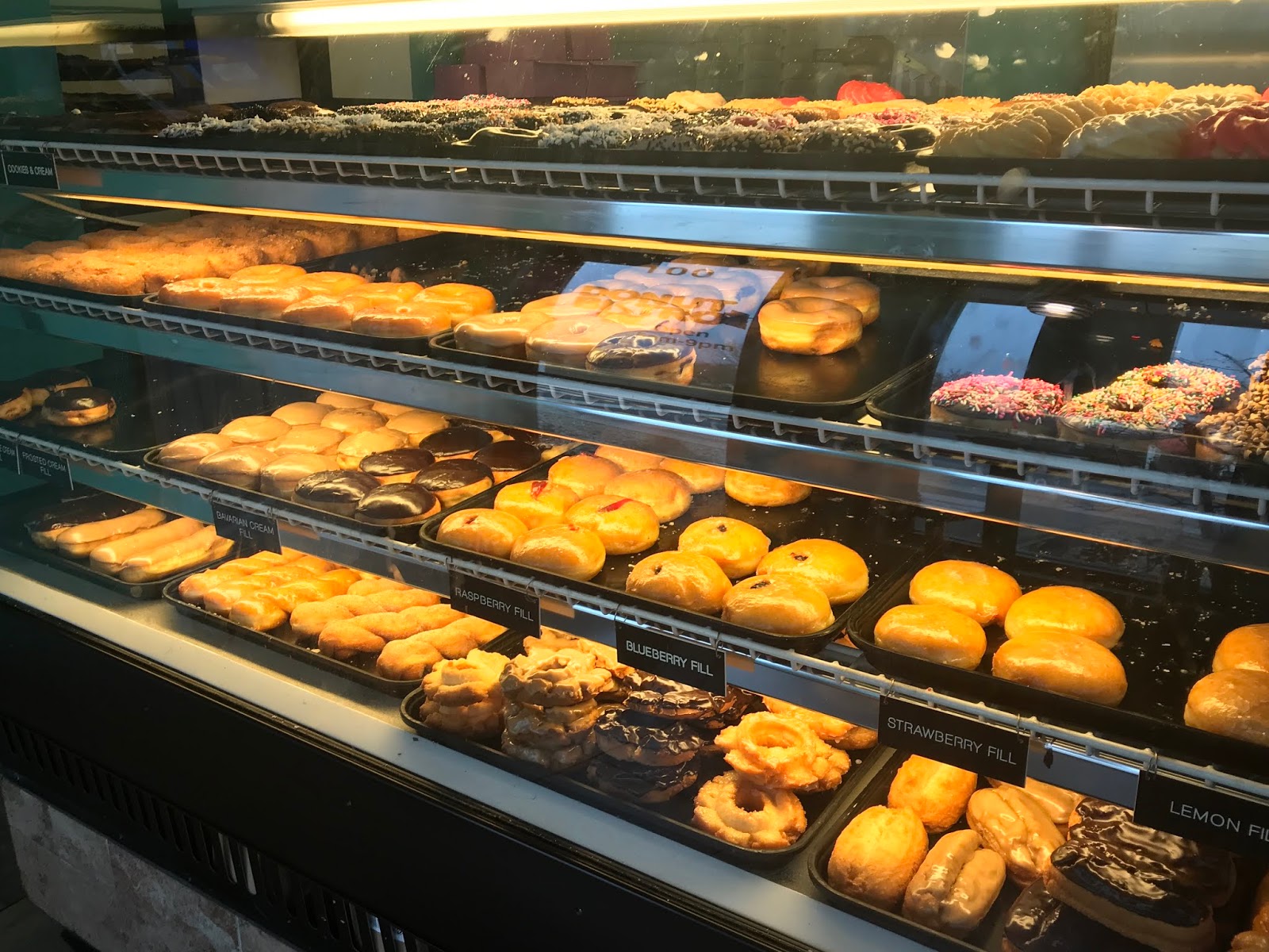 The Pastry Chef's Baking: Review: Donut Bistro