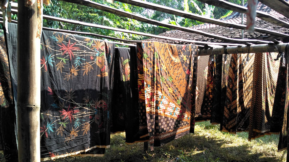 The journey to Batik / De reis naar Batik / by Sabine Bolk: The journey ...