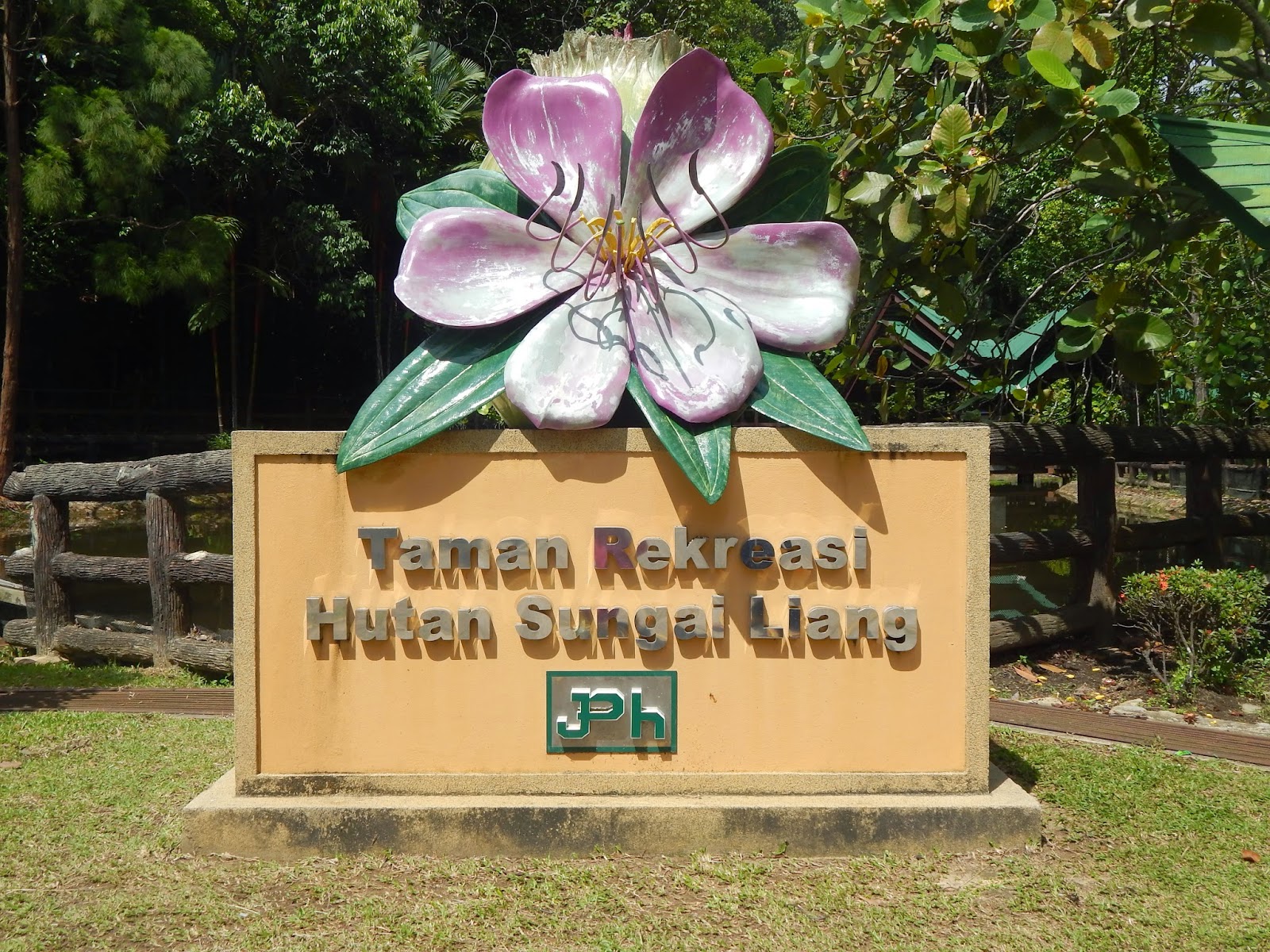The Amazing place in BRUNEI DARUSSALAM : Taman Sungai Liang Kuala ...