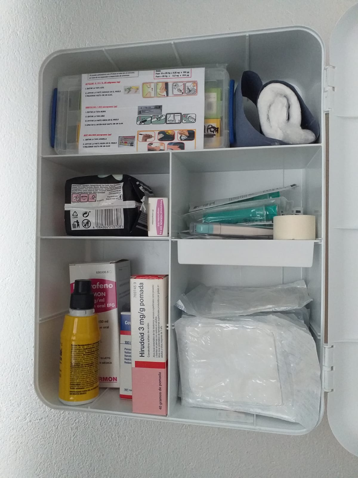 BOTIQUÍN ESCOLAR Y PROTOCOLOS MANEJO DE FÁRMACOS