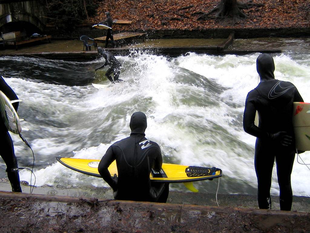 Surfing in the City: Munich’s Eisbach ~ Kuriositas