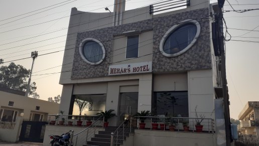 Hotels in Pathankot, best budget hotel room in Pathankot, Near railway ...