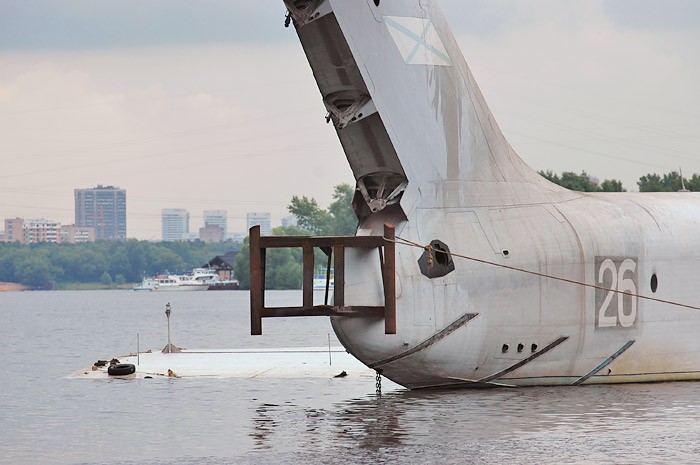 FDRA - Fuerza Aérea: Ekranoplanos: El descanso de dos guerreros