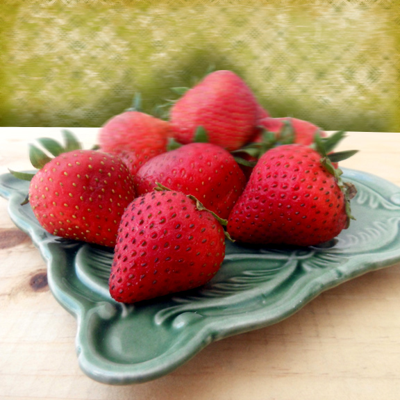 Gypsy Stash by Paula: DIY Strawberry Foot Scrub