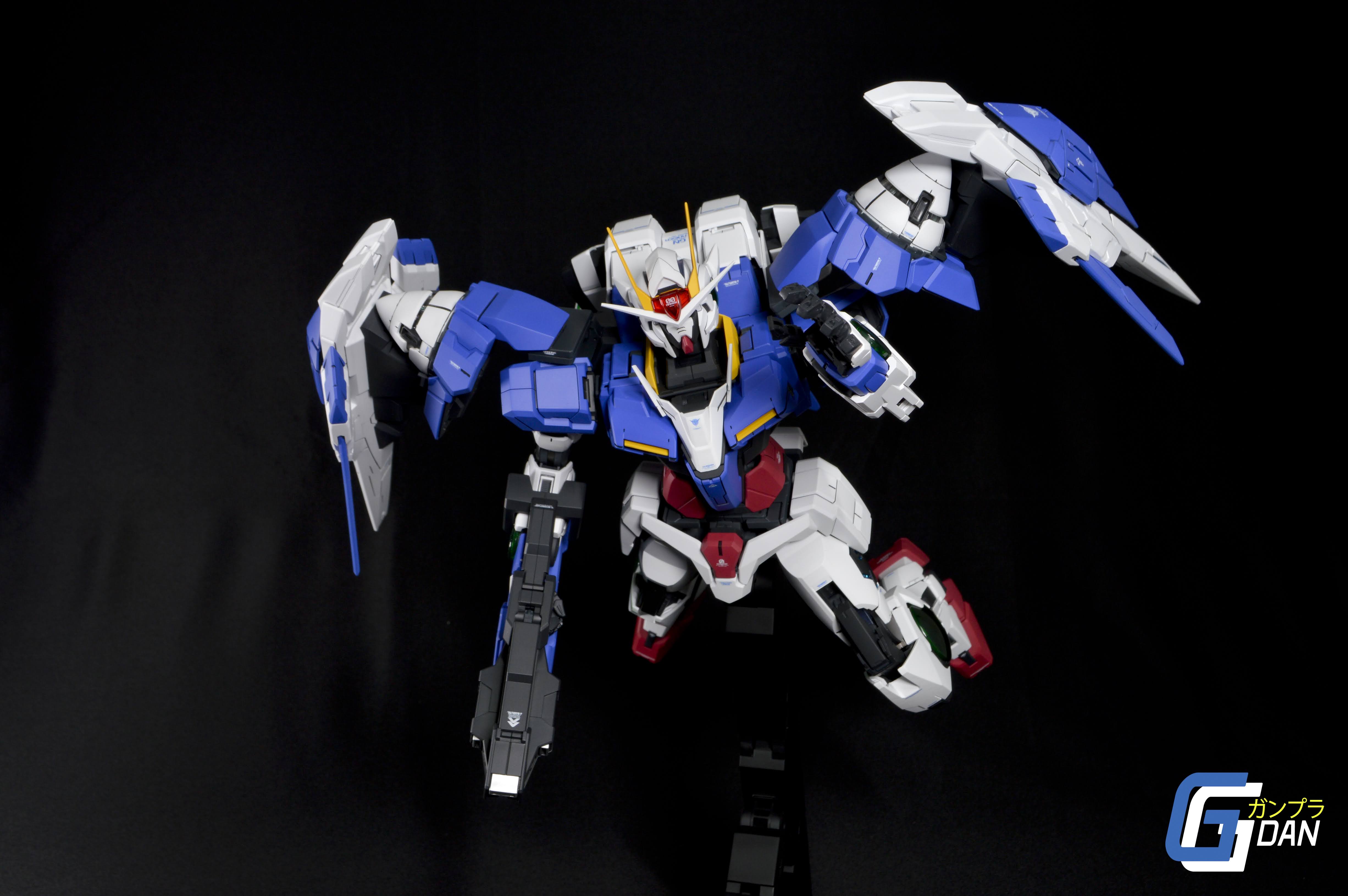 Perfect Grade Gundam 00 Raiser