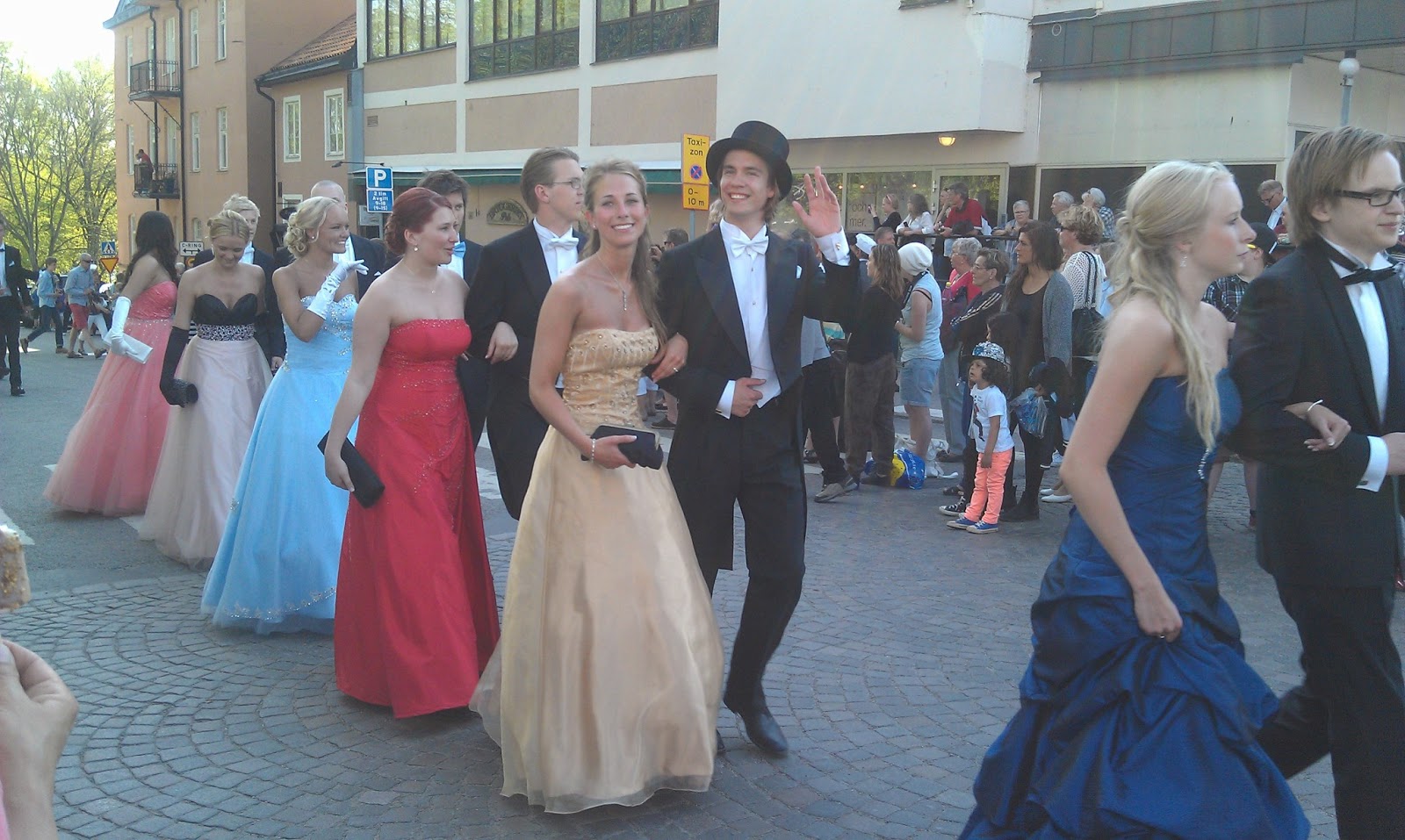 ShoesMe - I wish nothing but the best: vad är en bal på slottet..