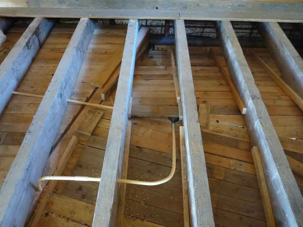 Ons nieuwe ECO-huis!: Isoleren plafond kelder