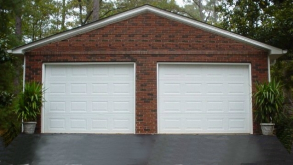 Brick Laminate Picture: Brick Garages