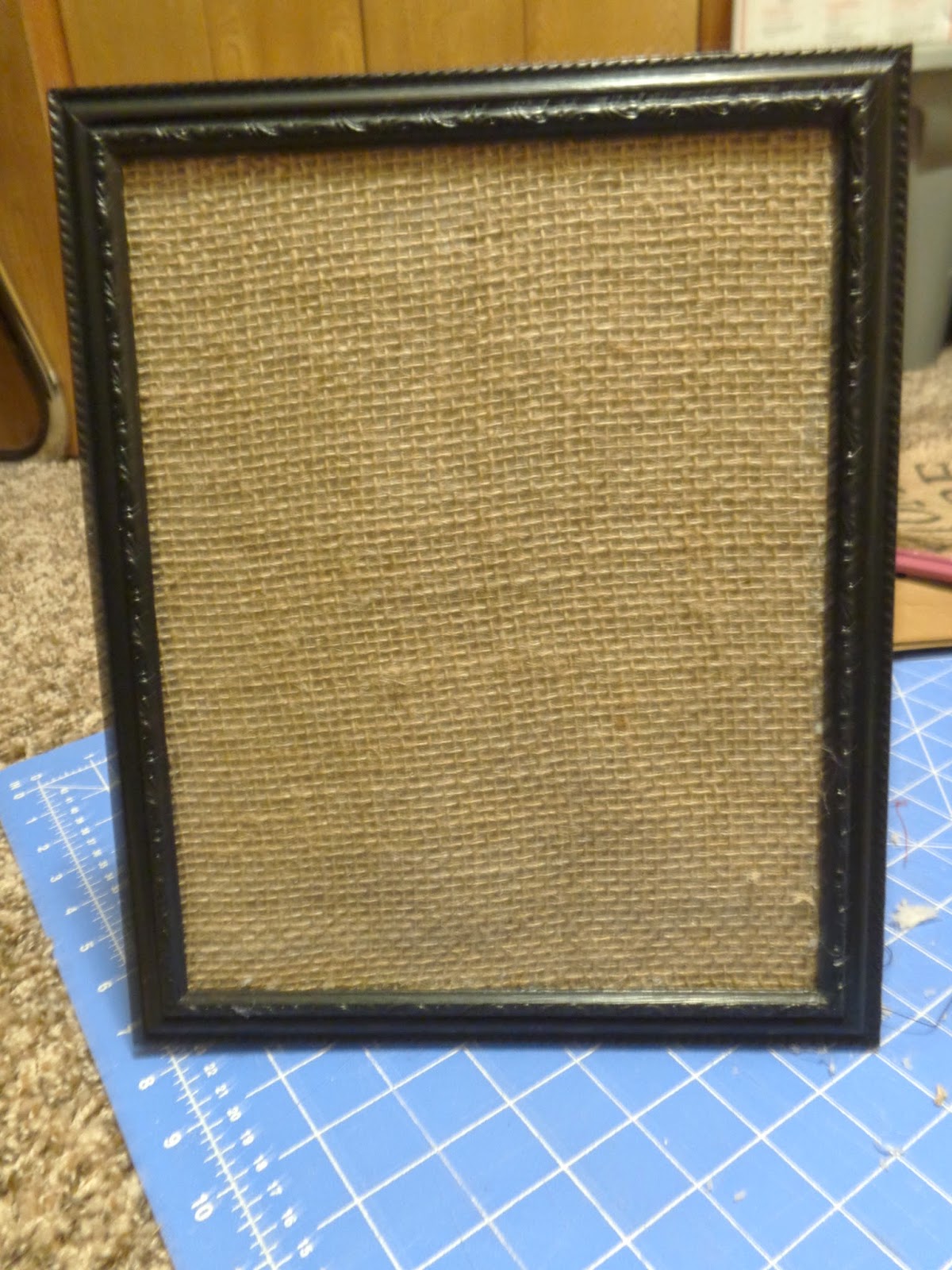Cassondra's Page: Framed Burlap DIY