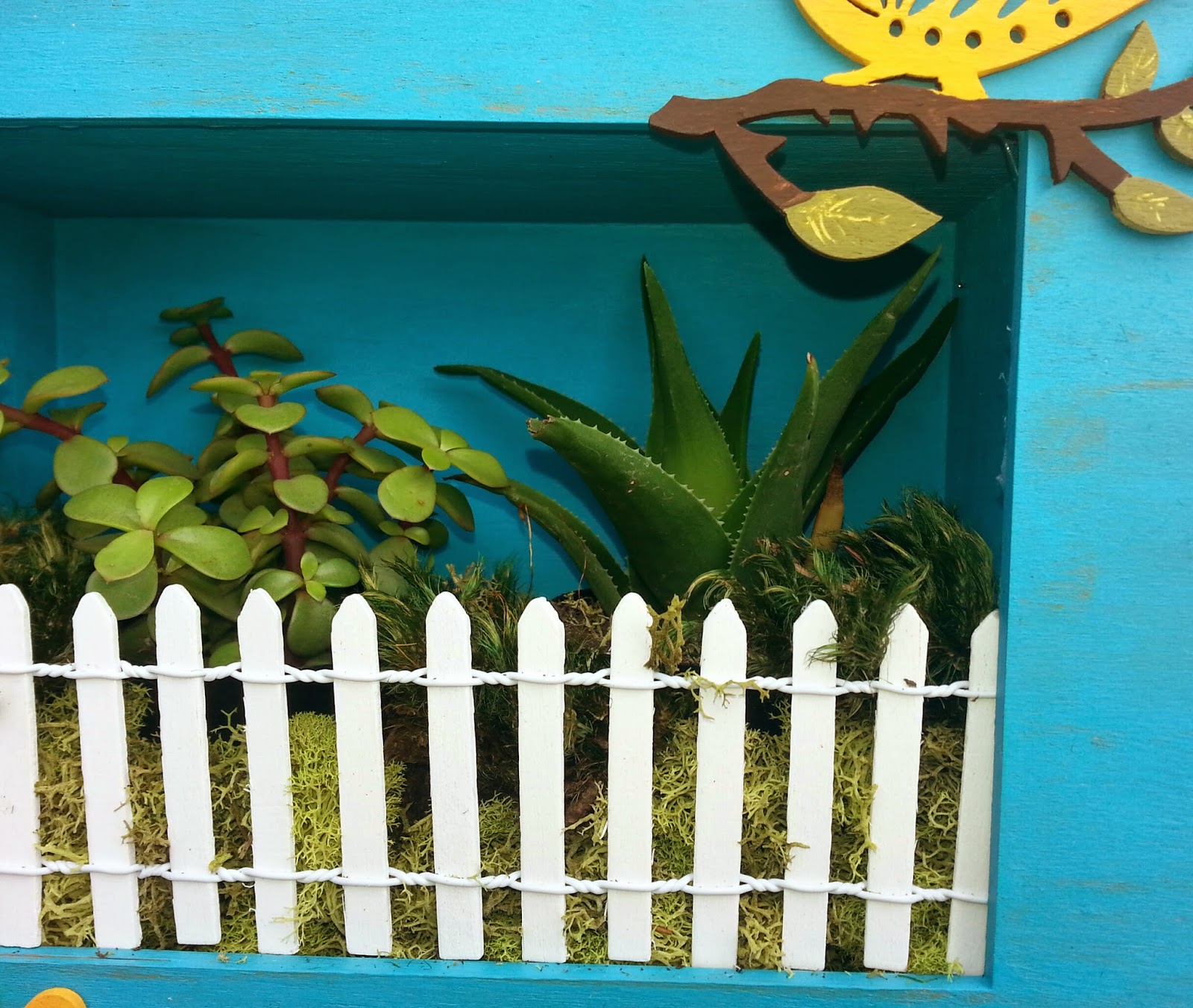 Stairway to Crafting: Aged Wall Art Terrarium