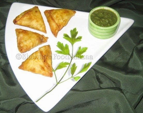 Shobha's Food Mazaa: CHOLA DHABALA / CHANA BREAD CHAAT / SINDHI STREET FOOD