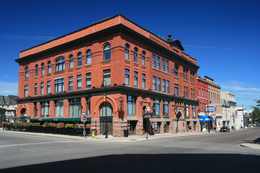 Flies The Loon: Buildings of Kingston