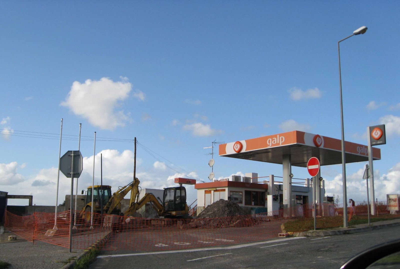 estado de Barrancos: Posto GALP de Barrancos em obras