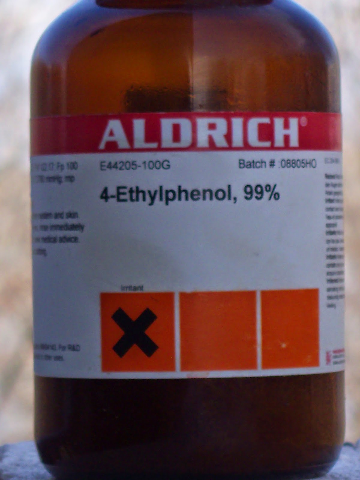 LE VIN AUX ANTIPODES: 4-Ethylphénol, 99%, Aldrich