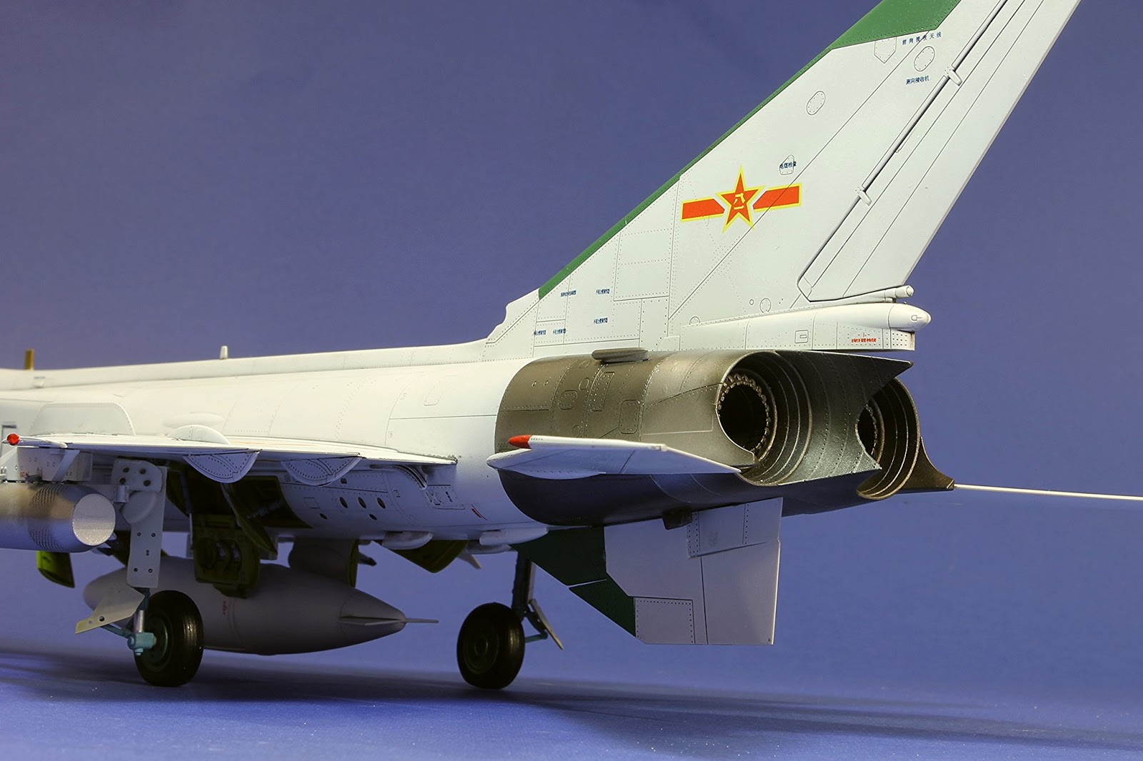 Tommy's Fantastic Models World: Trumpeter 1/48 J-8II 81192(Chinese Hero ...