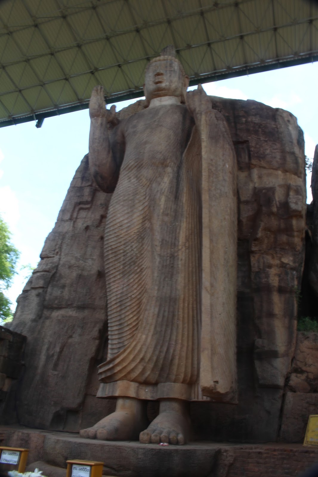 Aukana Buddha Statue - Sri Lanka Archaeo-Heritage