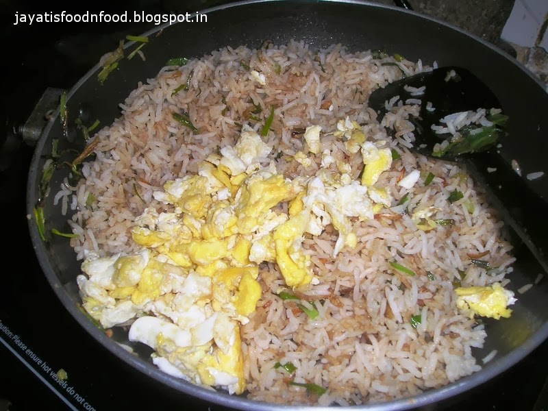 Jayati's Food Journey - Enjoy!!!: Burnt Garlic Egg Fried Rice