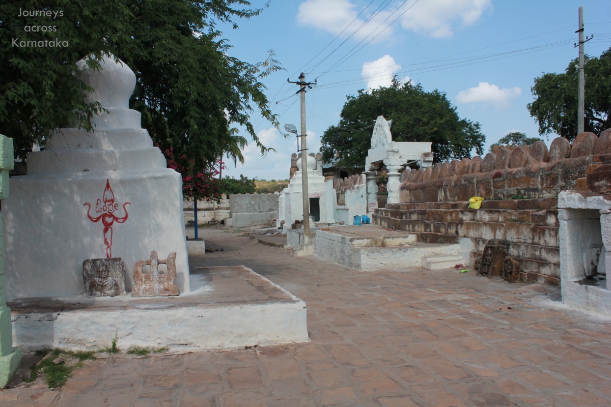 Journeys across Karnataka: Chandaalingeshwara Gudi, Bilagi