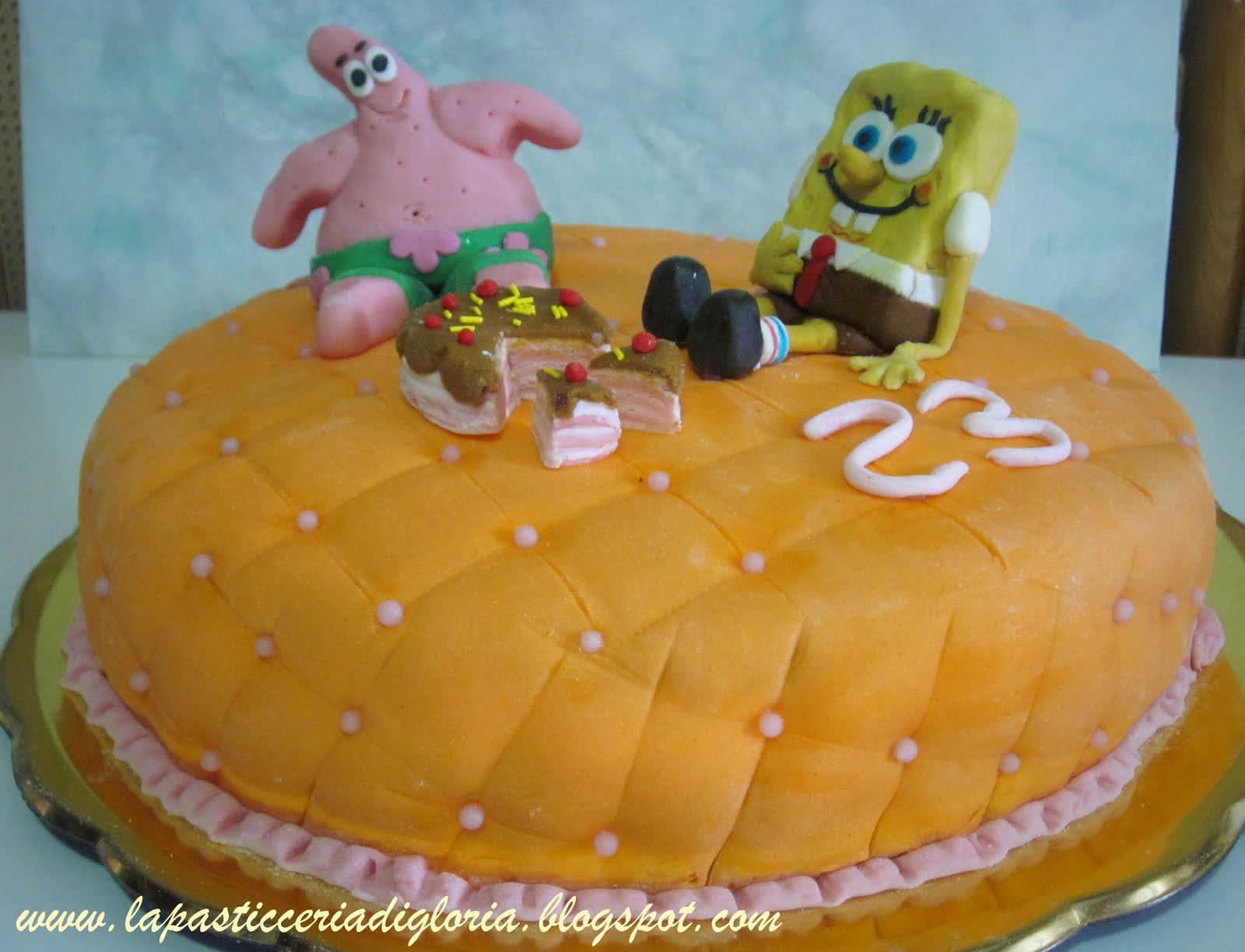 La pasticceria di Gloria: Torta Spongebob farcita con panna e Nutella