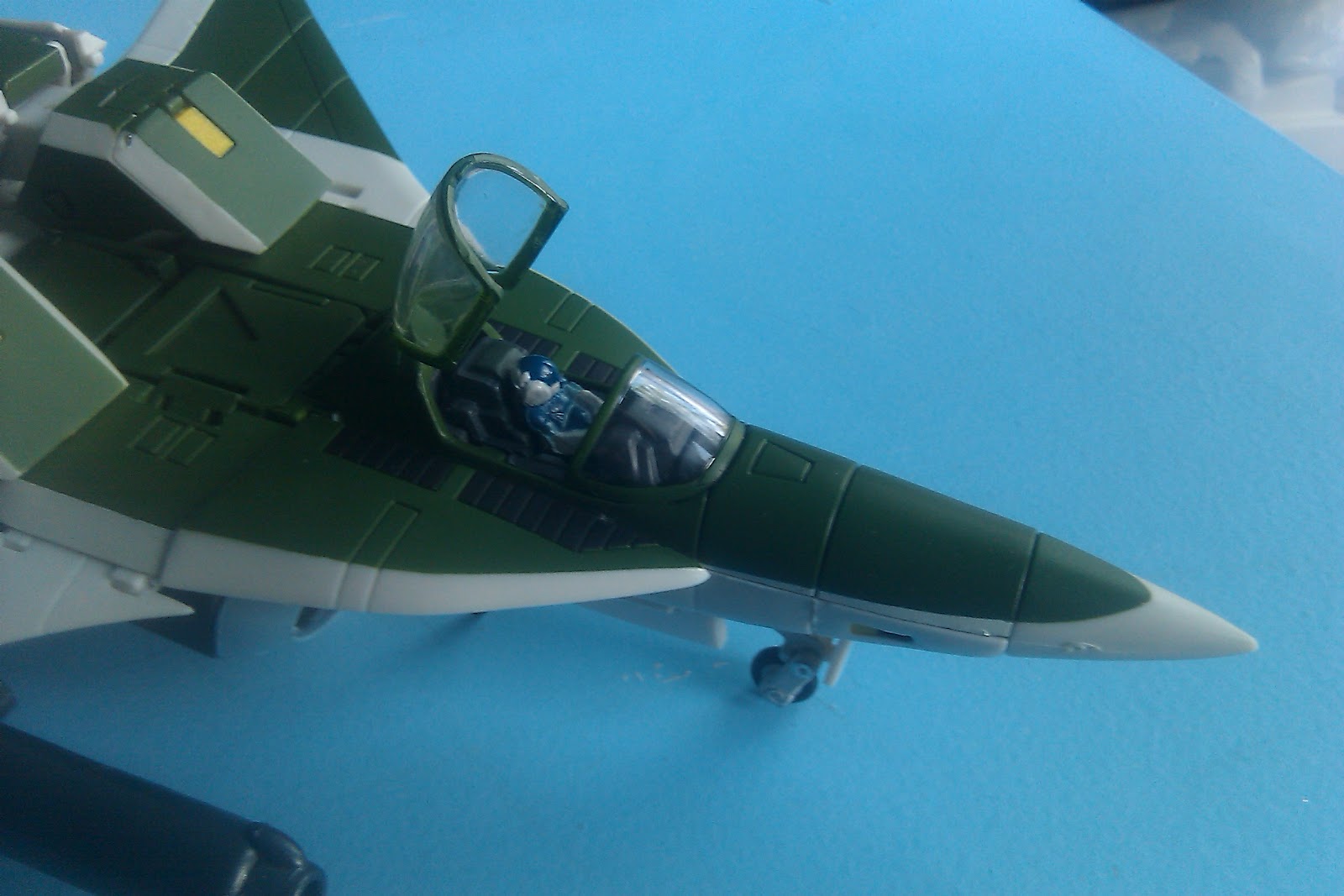 A Review of Lancer's VFA-6I Alpha Fighter from Toynami's Robotech ...