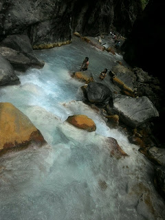 TRAVEL: Nomadic Traveling : Why Sulfur River is Worth the Climb