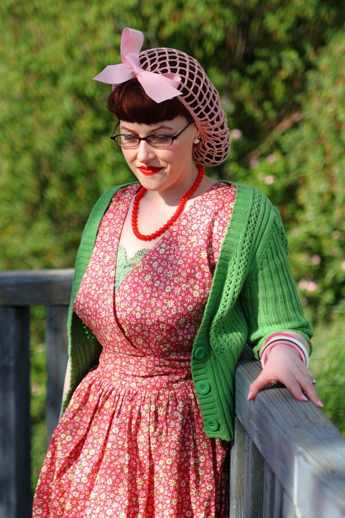 How To Wear a Snood - Fashion Inspiration | Tanith Rowan