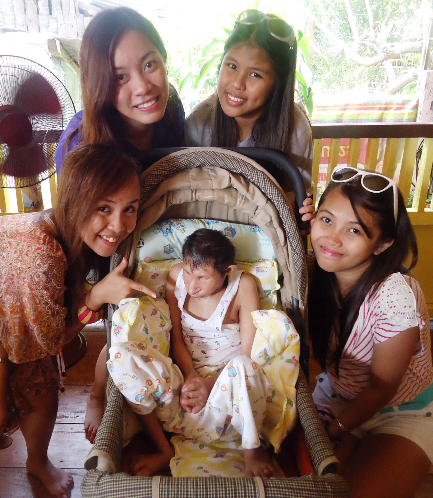 the traveller & her thoughts: BAYOYOY, the dwarf man