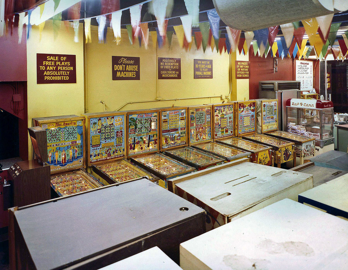 Wonderland Arcade in 1968 – This is What Arcades Looked Like Before ...