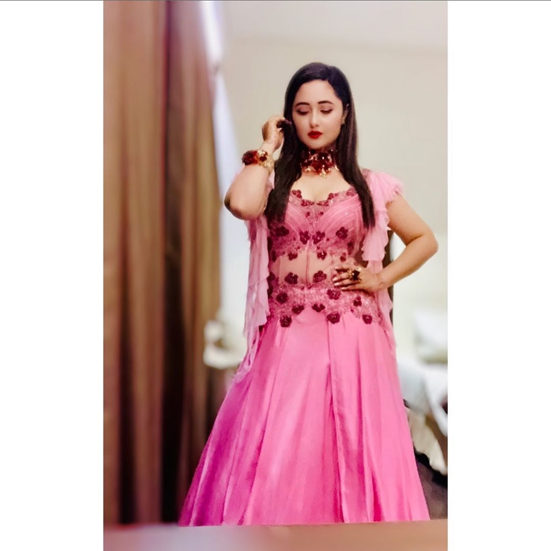 100+ Rashmi desai latest images, photos, pictures full hd download