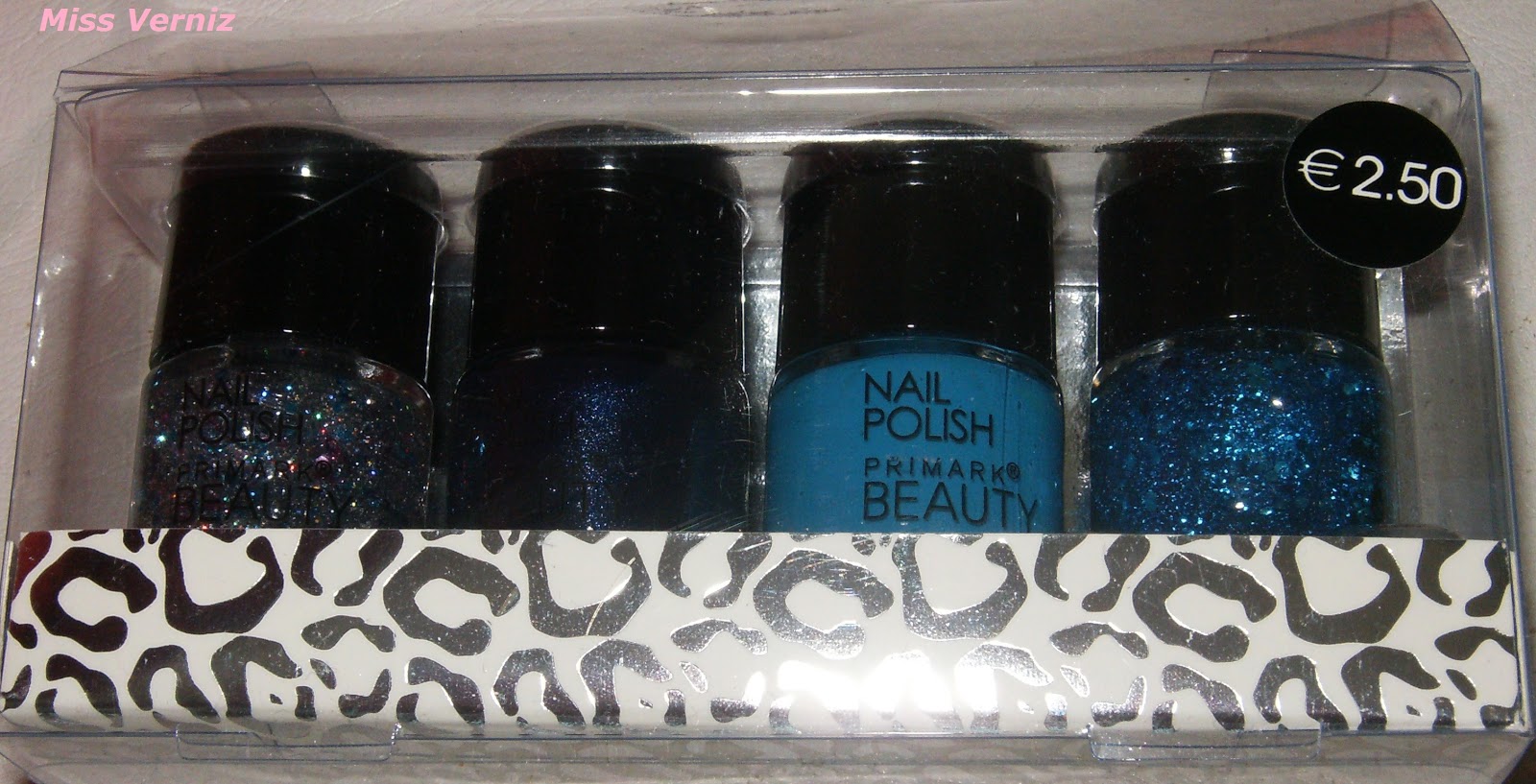 Ana_missverniz: Outros 2 vernizes do conjunto Primark Azul....!!!!