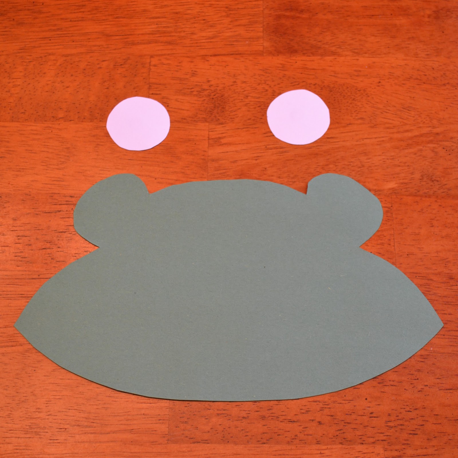 East Coast Mommy: Funny Frog Face {Preschool Craft}
