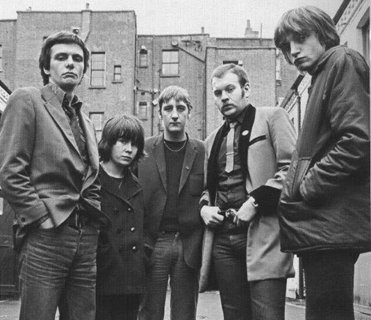 Under The Surface...: THE FALL 1982 BOX & COMPLETE SINGLES