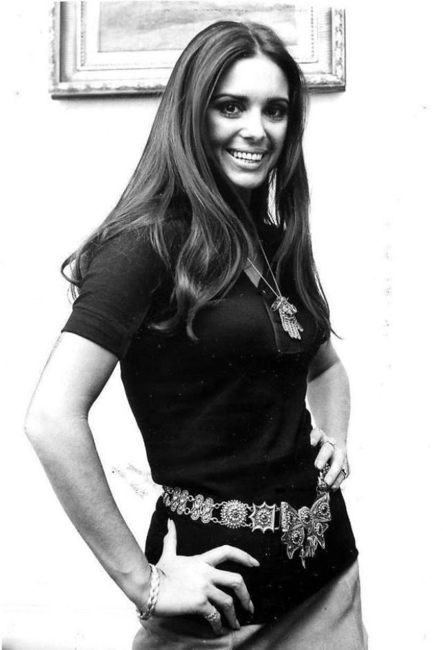Israeli Classic Beauty: 35 Fabulous Photos of Daliah Lavi in the 1960s ...