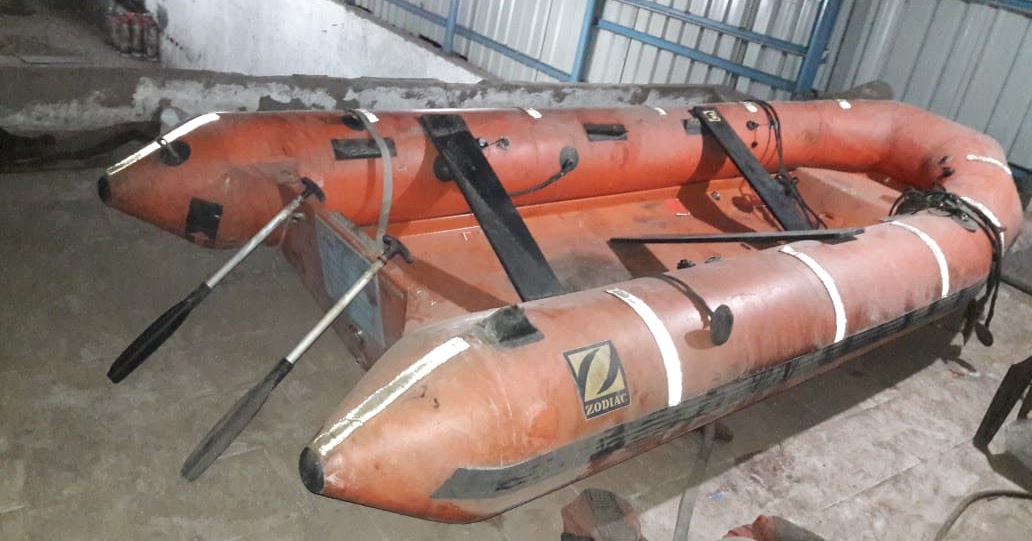 ZODIAC RESCUE BOAT / LIFE BOAT 6 PERSON