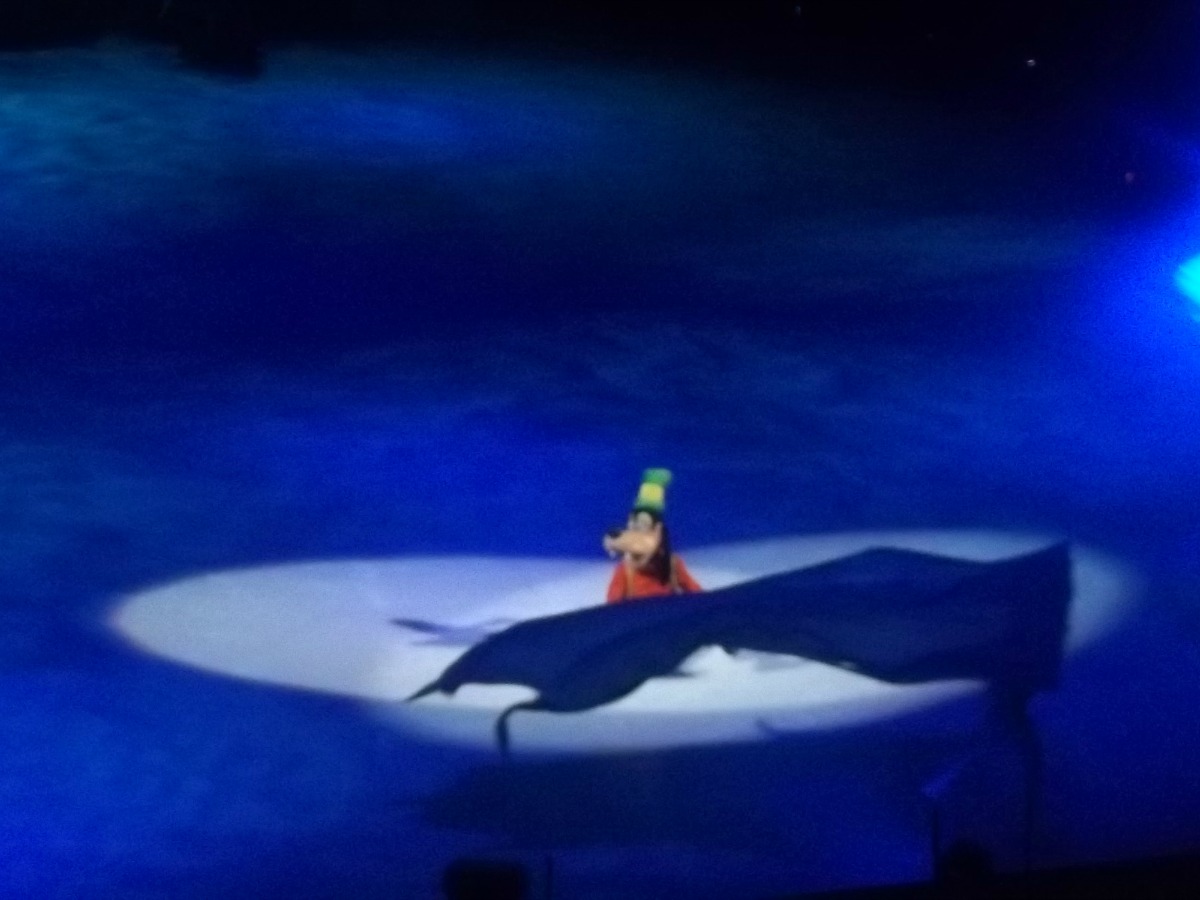 Disney on Ice World's of Fantasy at Banker's Life Fieldhouse: Tow Mater ...
