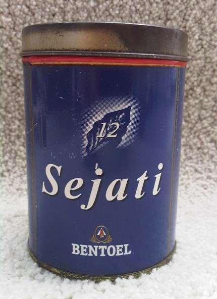 Karya Babah Antik: Kaleng Rokok Bentoel Sejati