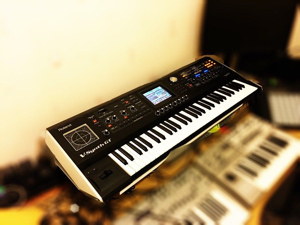 MATRIXSYNTH: Roland V-Synth GT With Accessories And More