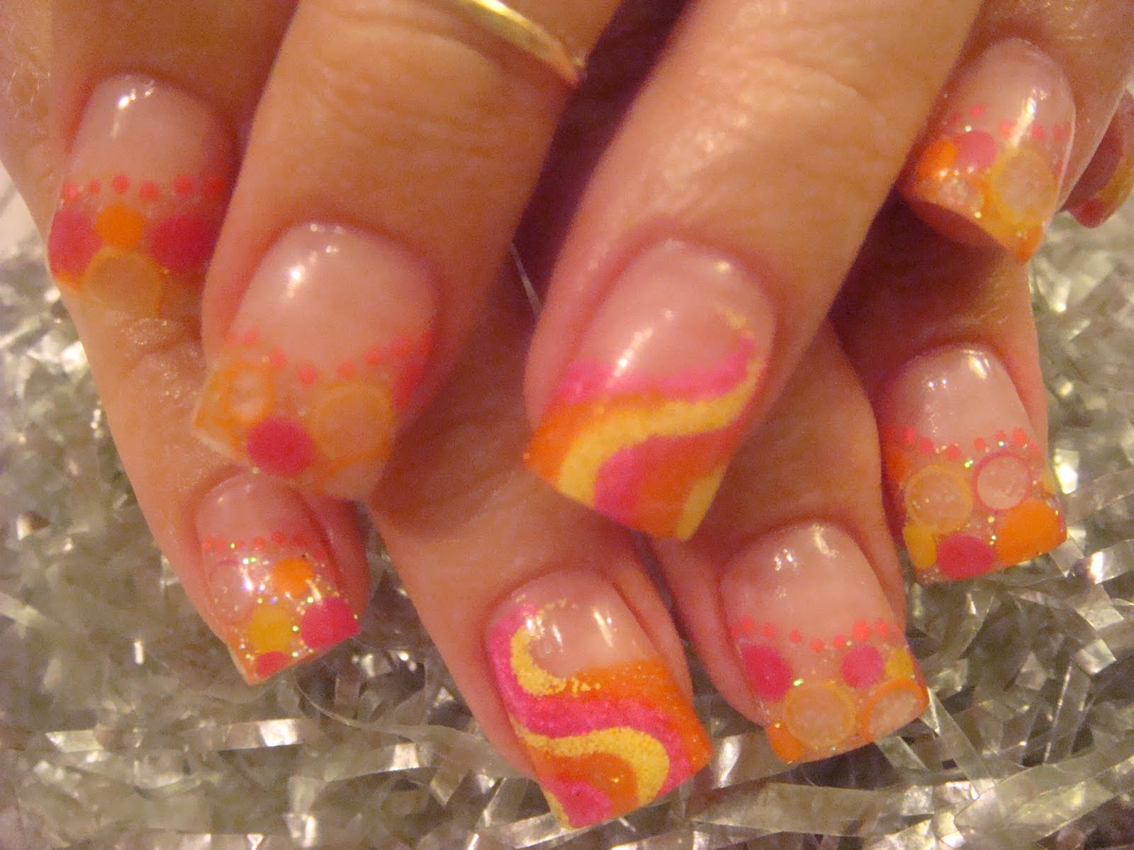 Nail Art: HAPPY NAILS