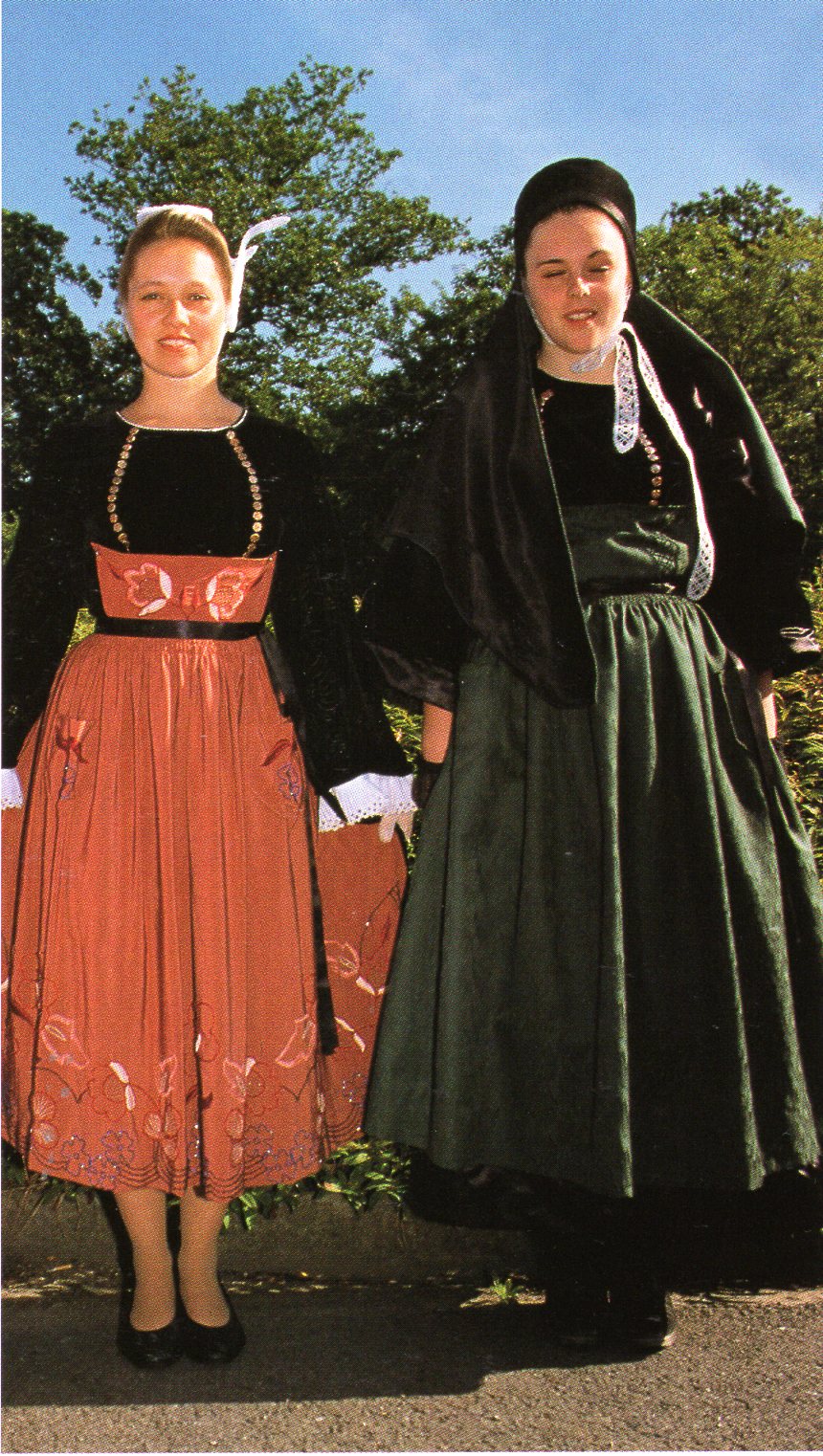 FolkCostume&Embroidery: A Closer view of Breton Costume, Part 4: Breton ...