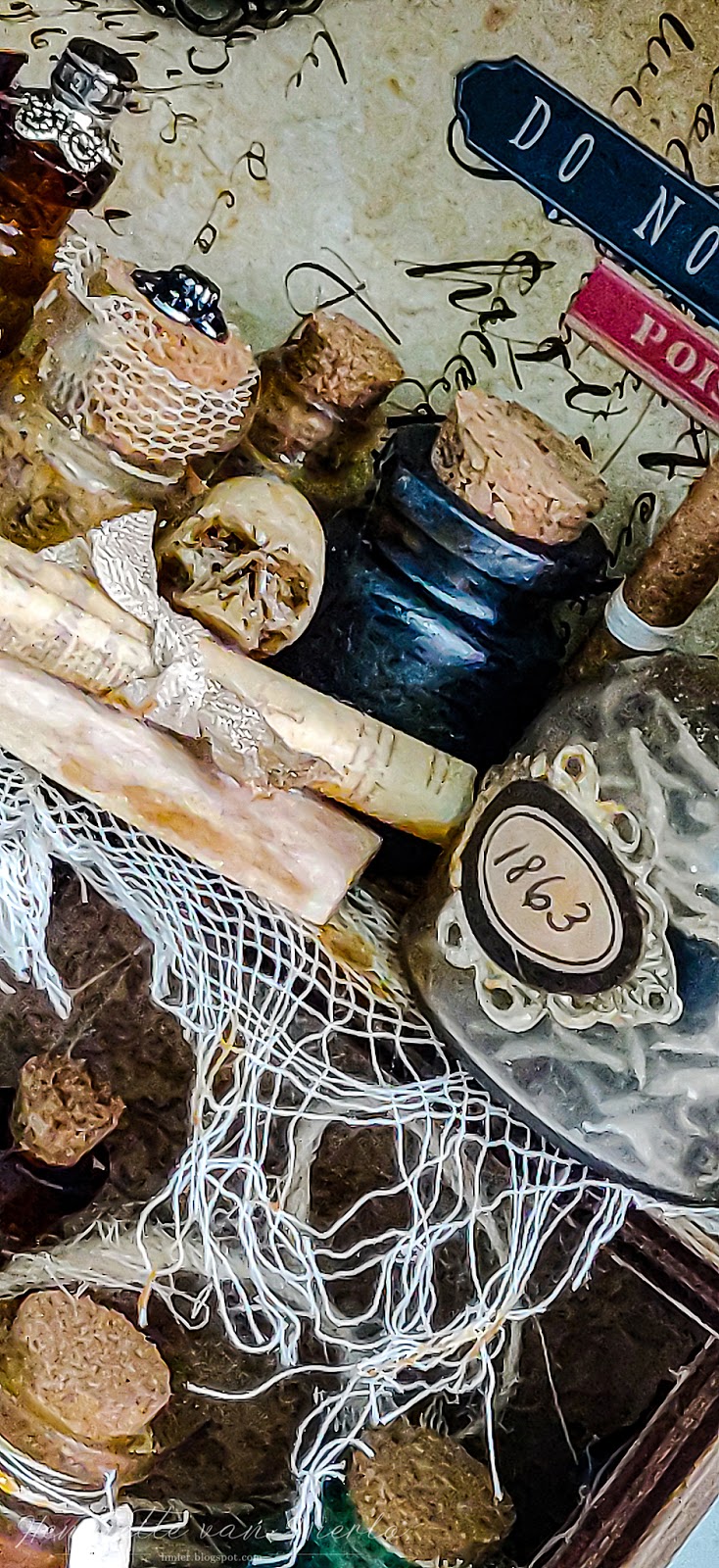 Miniature Apothecary - Henriëtte van Mierlo