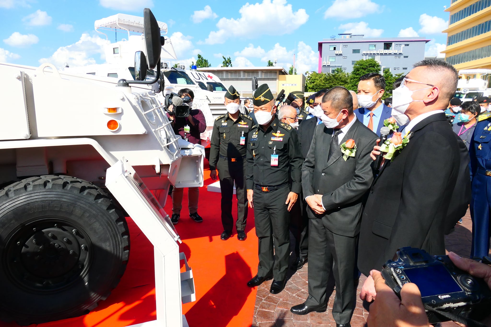 AAG_th บันทึกประจำวัน: Chaiseri และ DTI ไทยส่งมอบรถหุ้มเกราะล้อยาง First Win 4x4 แก่ภูฏานสำหรับ ...