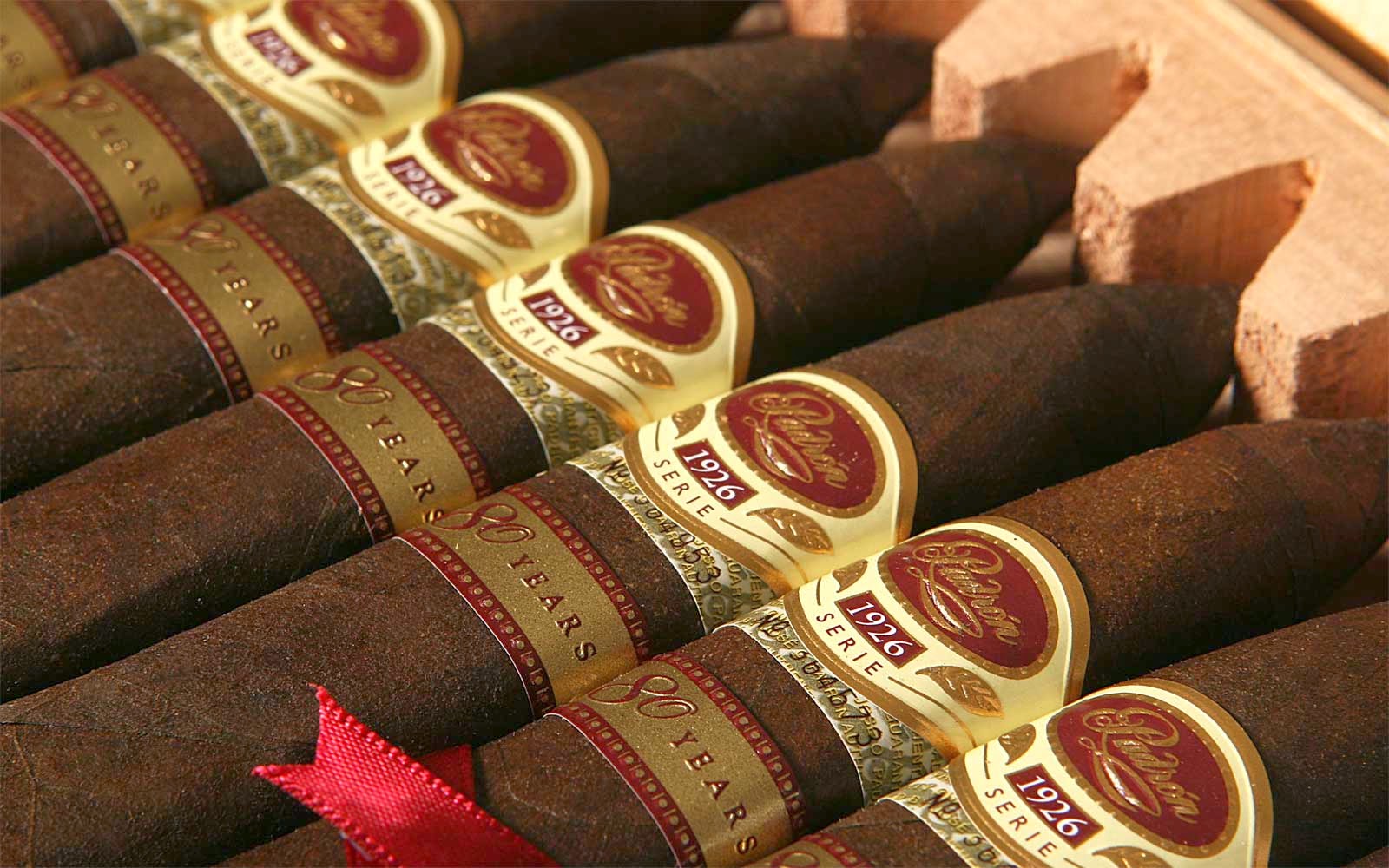 The Wall of Cigar: THE PADRON LEGACY