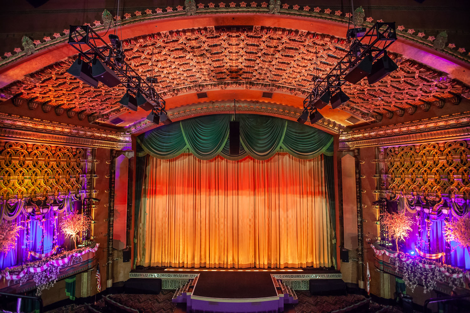 Los Angeles Theatres: El Capitan Theatre: the auditorium